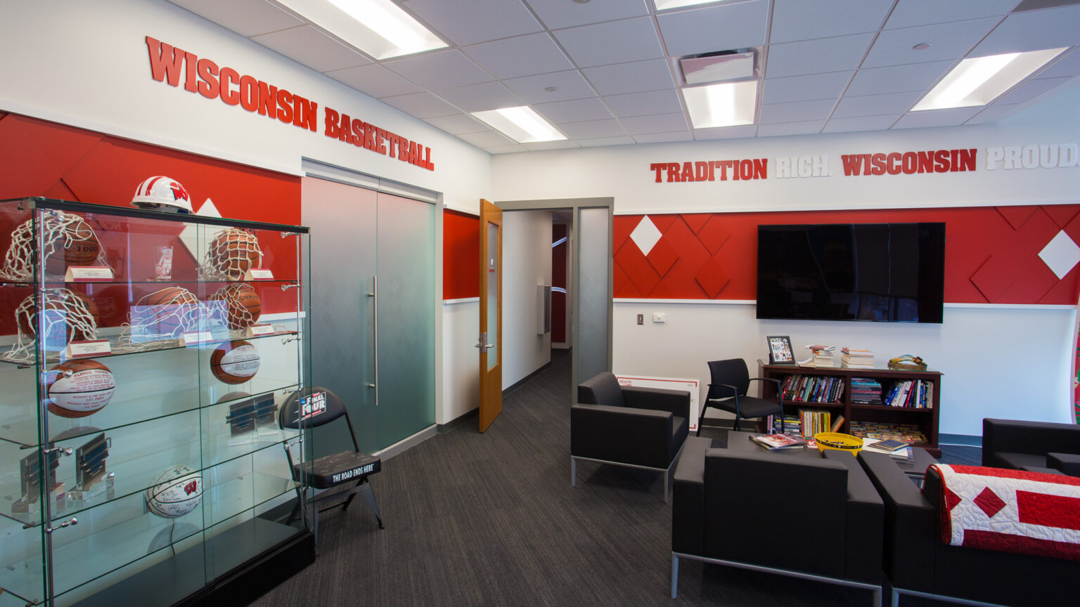 UW - Basketball Offices Facility Design - Thysse